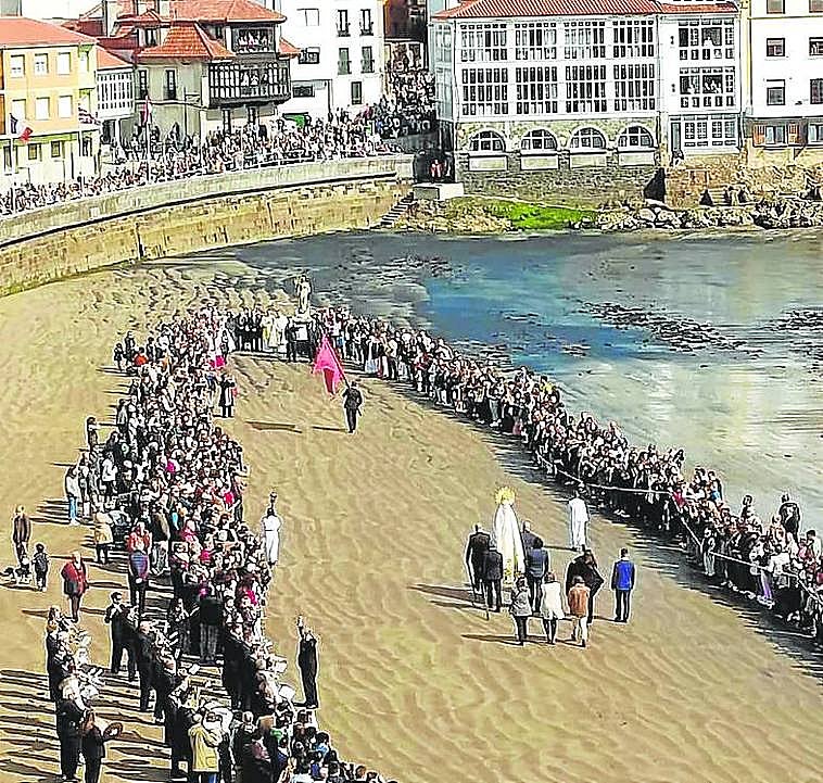 Luanco se emocionó con una procesión de la Venia «de las más ...