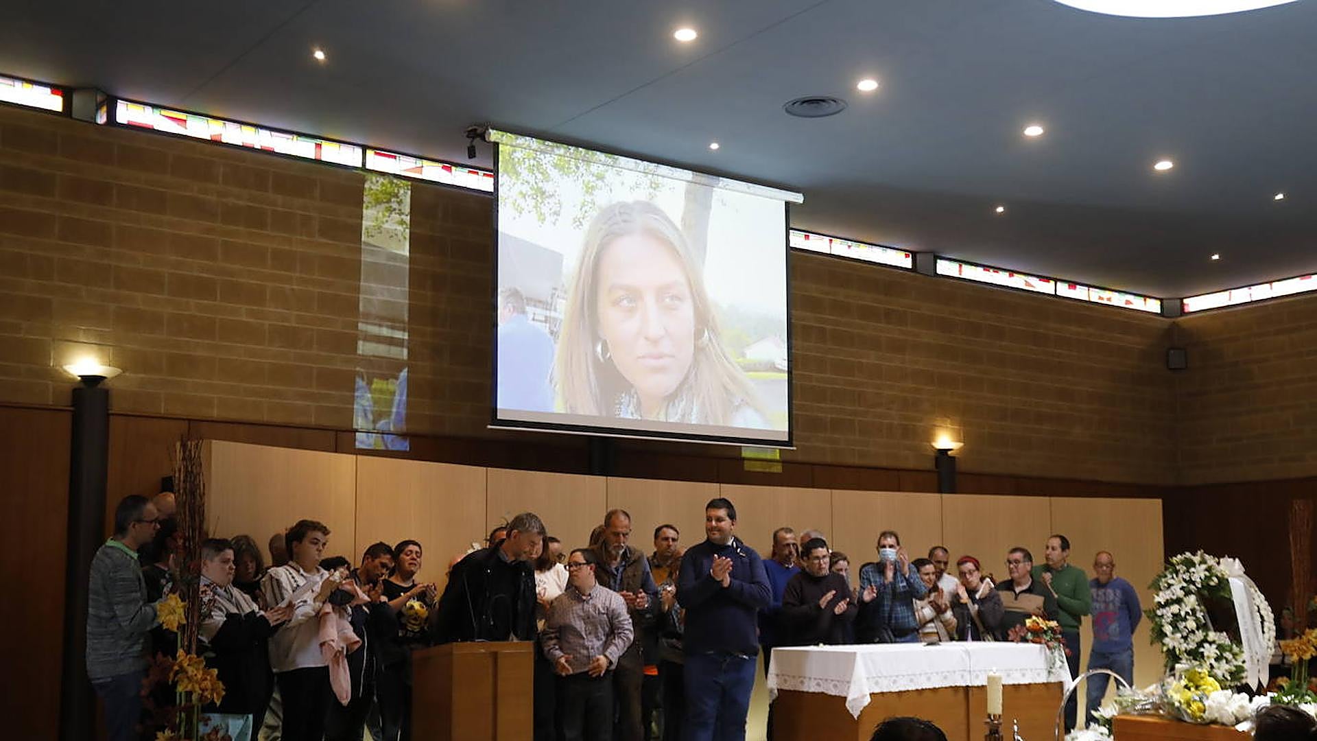 Trágica muerte de Ángela Gil en Gijón: «Seguiremos juntos de la mano ...
