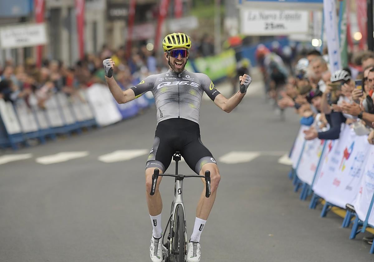 Damien Howson levanta los brazos | El Comercio: Diario de Asturias