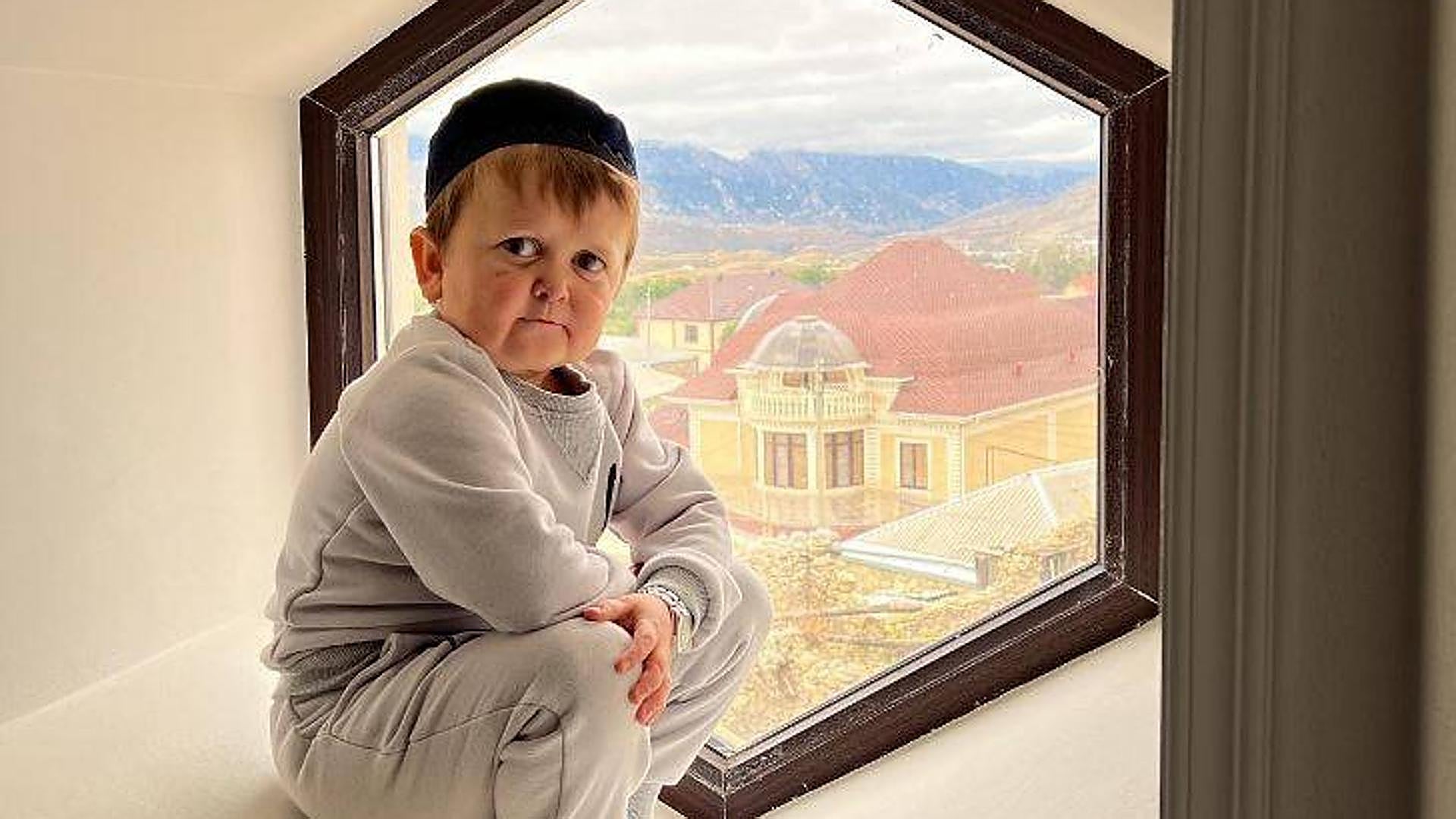 El conocido influencer Hasbulla, detenido por liarla con un coche en ...