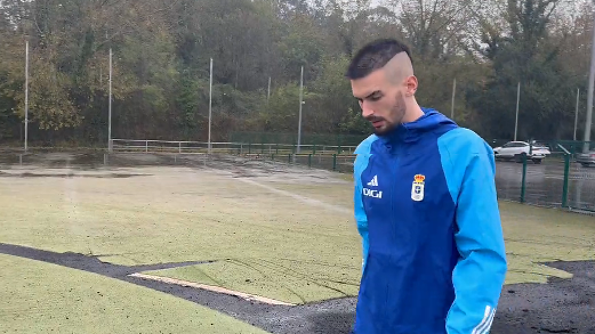 Álex Millán ya pisa el césped | El Comercio: Diario de Asturias