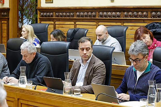 Ana González agradece a Olmo «el trabajo realizado» y le despide sin ...