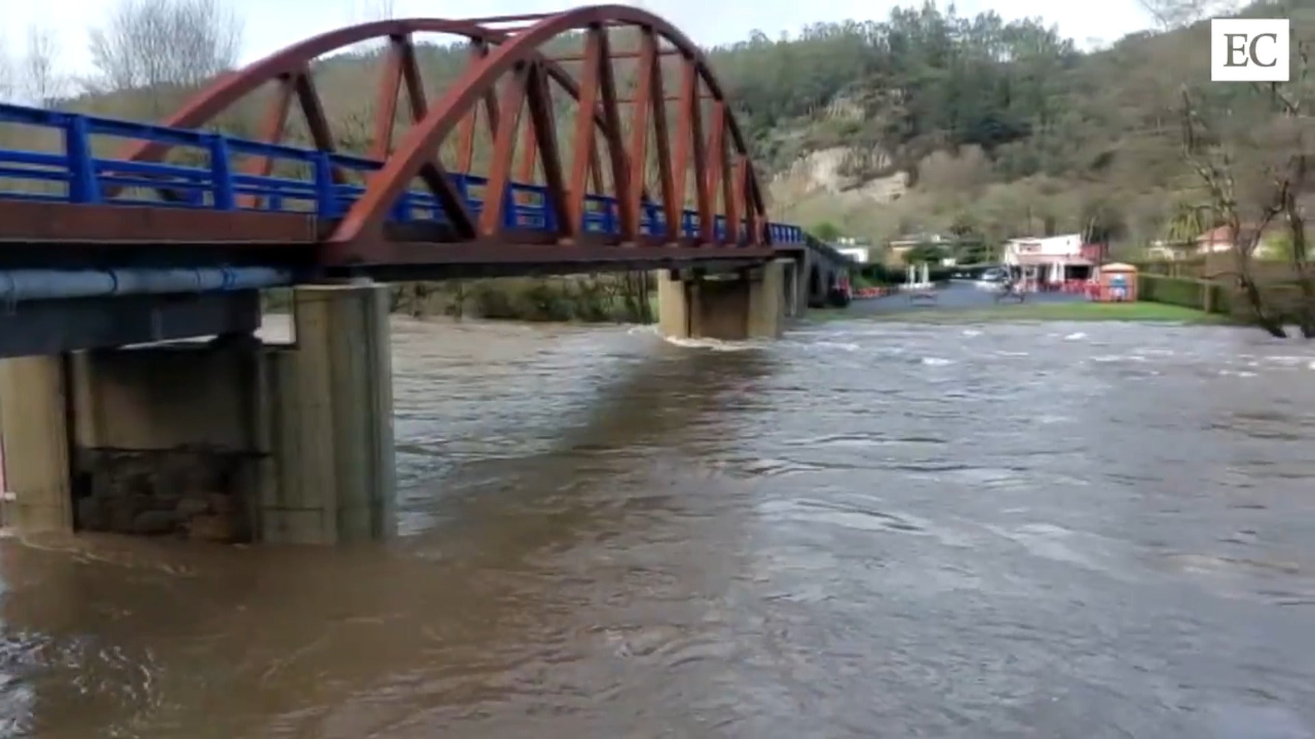Río Narcea a la altura del puente de Quinzanas | El Comercio: Diario de ...