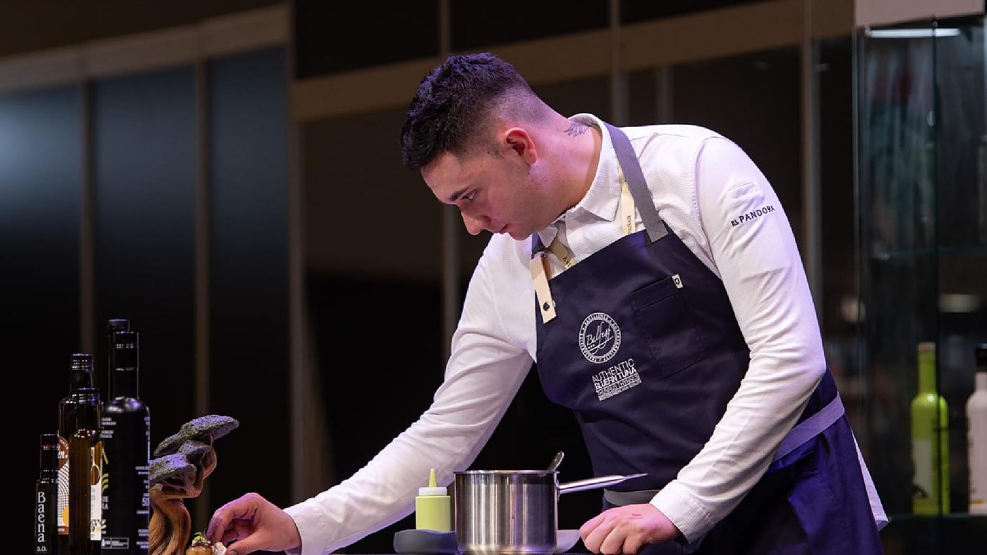 Tapa de la memoria y el homenaje de Alejandro Villa | El Comercio: Diario de Asturias