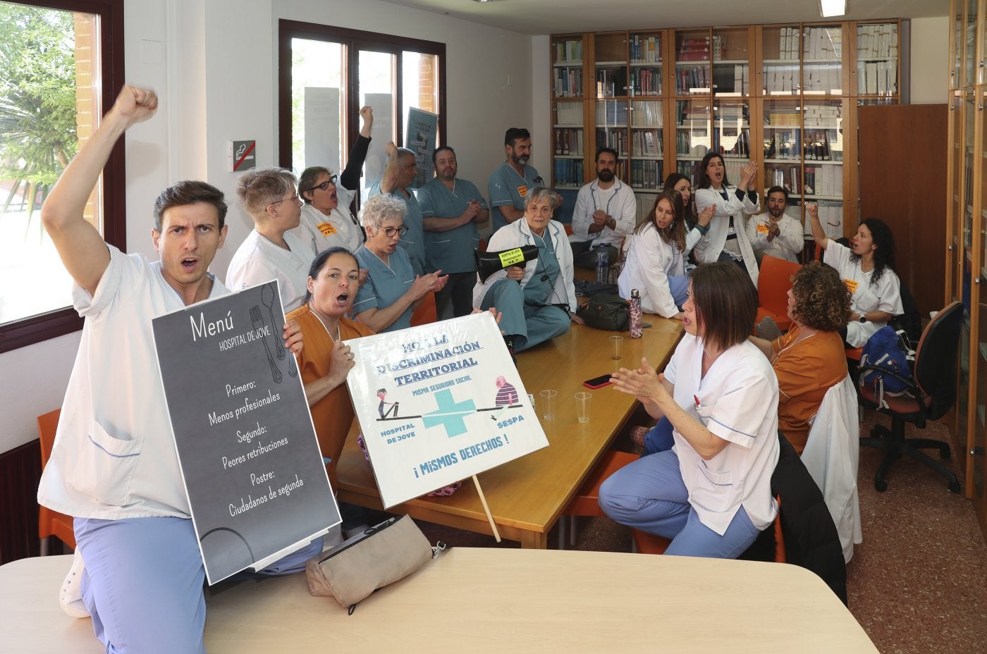 El comité de empresa de Jove se encierra y sopesa ir a la huelga | El Comercio: Diario de Asturias