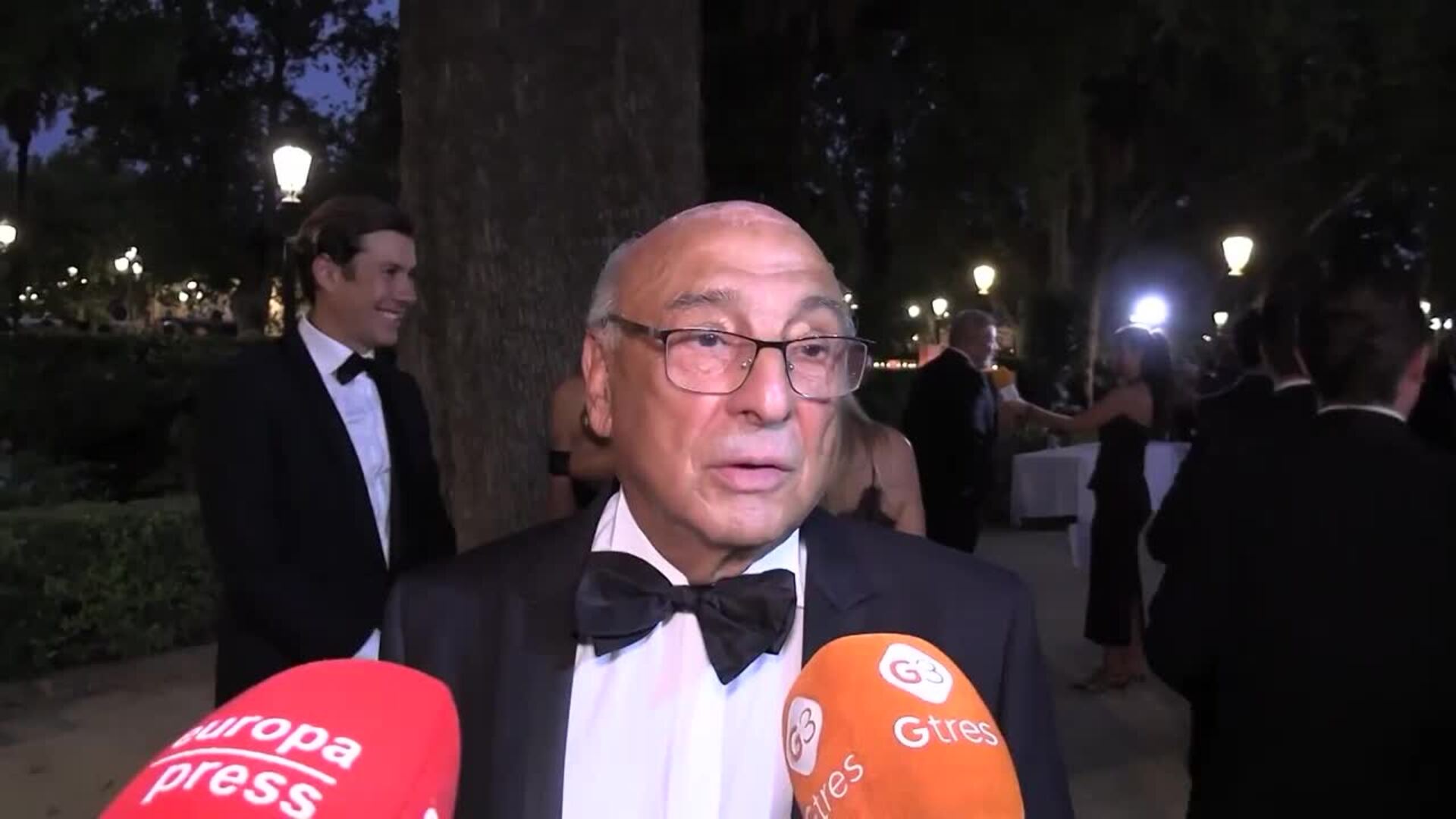 El padre de Manuel Vega confirma su ruptura con Cayetana Rivera | El ...