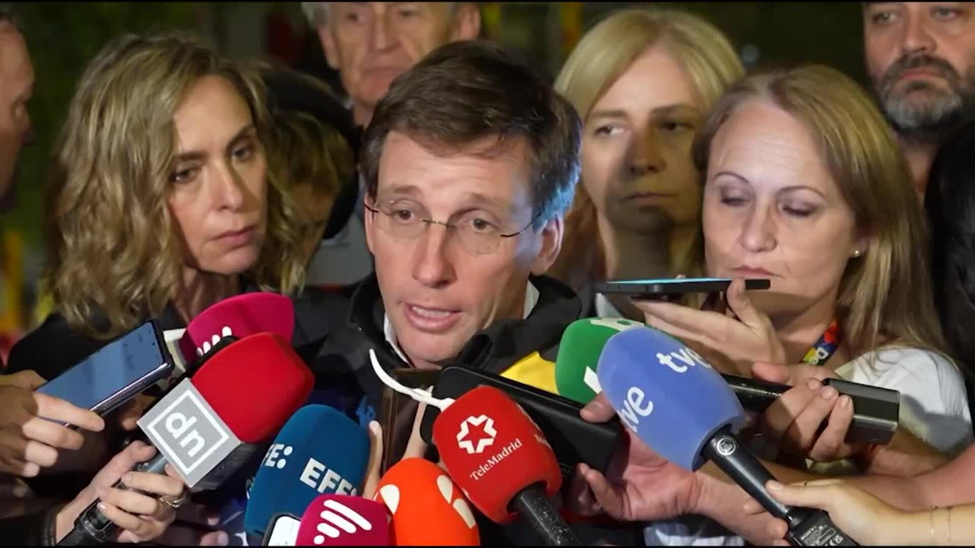 Bomberos encuentran un cuerpo sin vida en el edificio de Ópera y localizan una segunda víctima ...