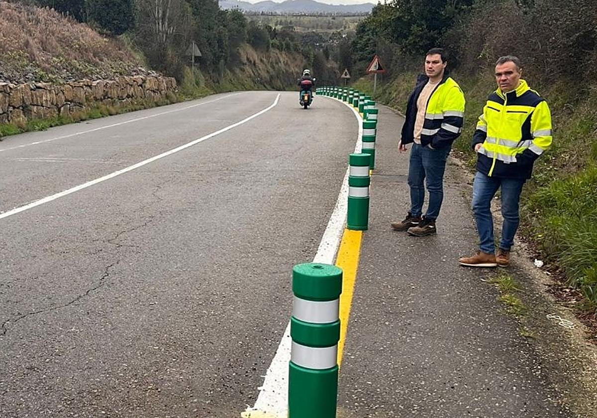 Corvera renueva las marcas viales en Overo para mejorar la seguridad ...
