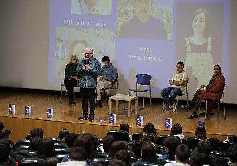 600 alumnos de Gijón aprenden que las matemáticas «se encuentran en ...