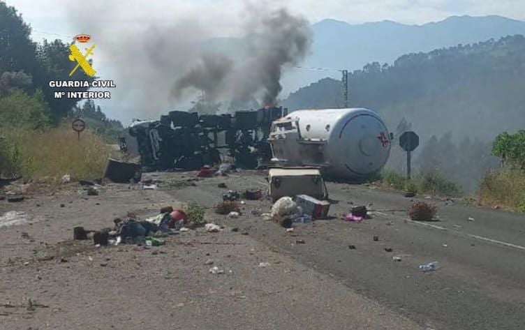 Vecinos evacuados y carreteras cortadas: las imágenes del grave ...