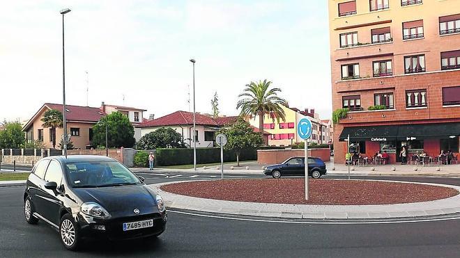 Reabre la rotonda de Ángel González | El Comercio: Diario de Asturias
