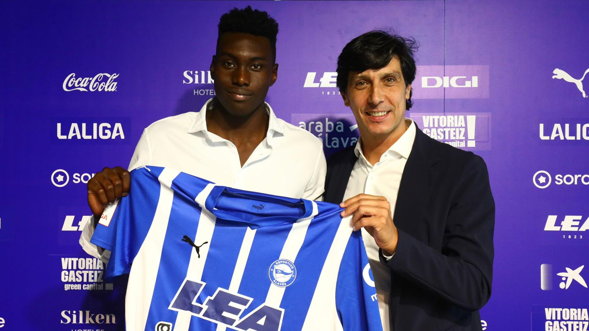 Fichajes del Alavés: Samu Omorodion: «10-15 goles es mi objetivo ...