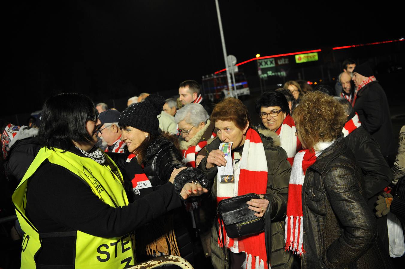 Estrictas medidas de seguridad en el estadio del Augsburgo | El Correo