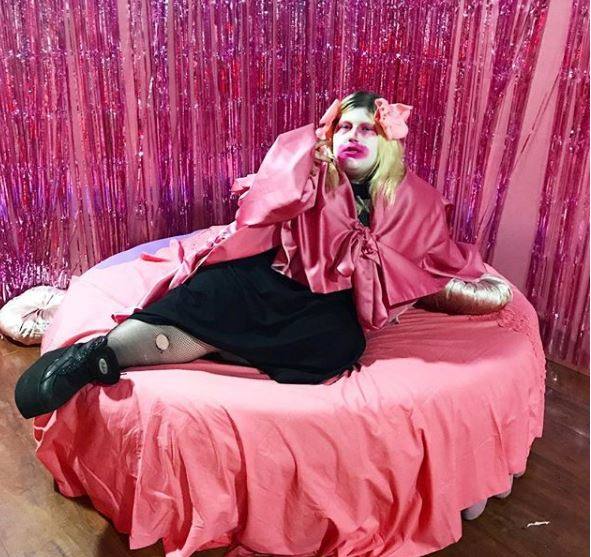 Fotos: Por sus looks pringados y surrealistas conocerás a esta ...