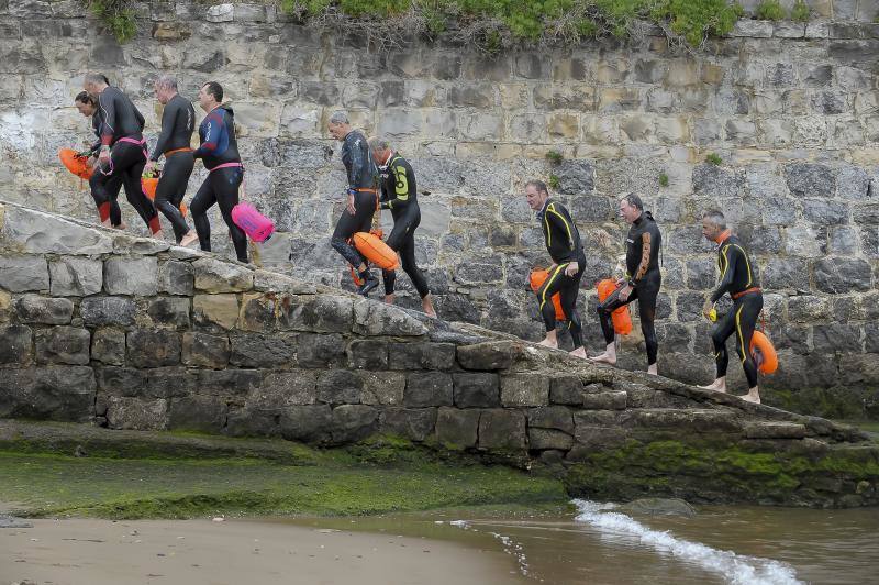 Fotos: Una treintena de nadadores recorren a nado 140 kilómetros por el ...