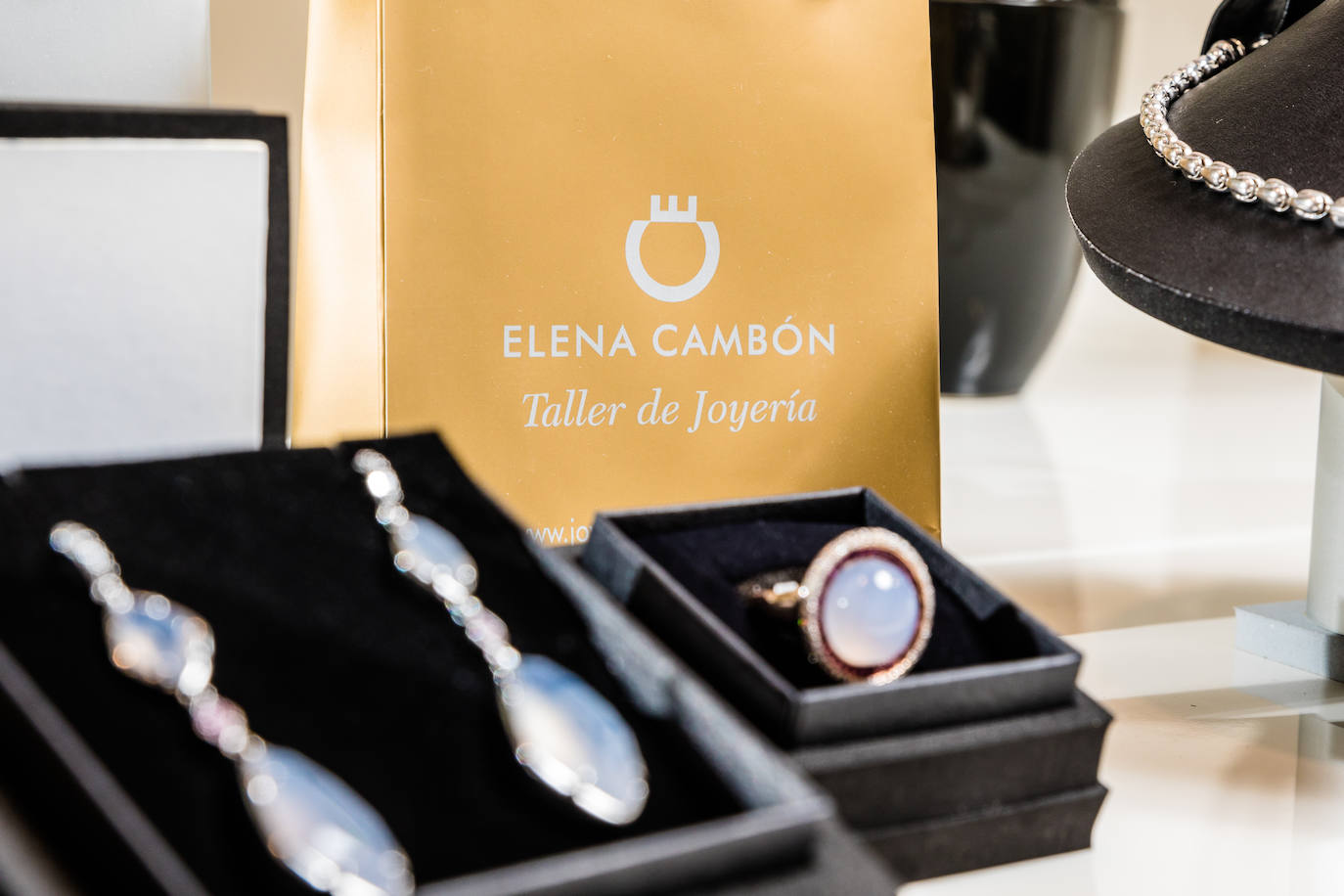 Fotos: Así nacen las joyas de Elena Cambón | El Correo