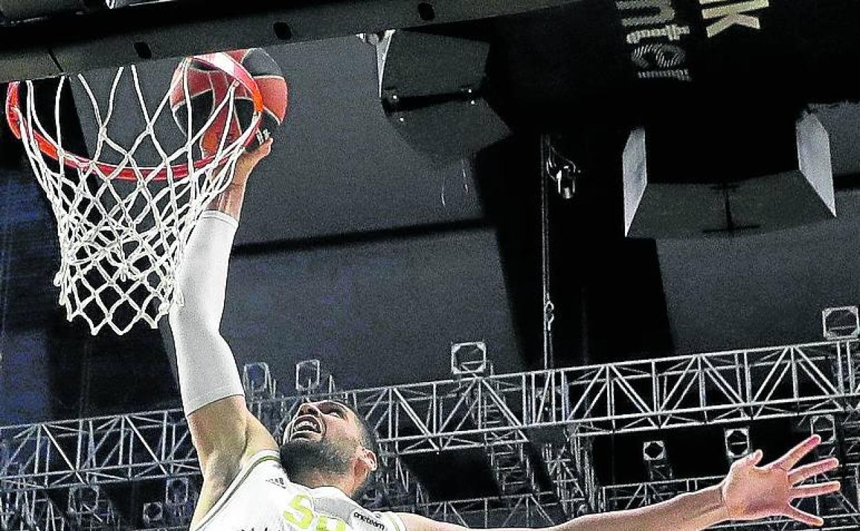 Salah Mejri llega para el turrón | El Correo