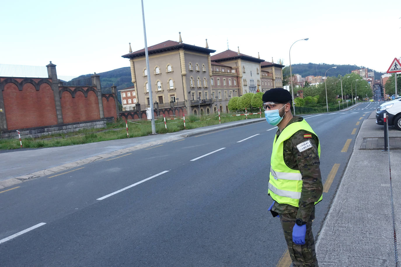 Fotos: El Ejército desinfecta la cárcel de Basauri | El Correo