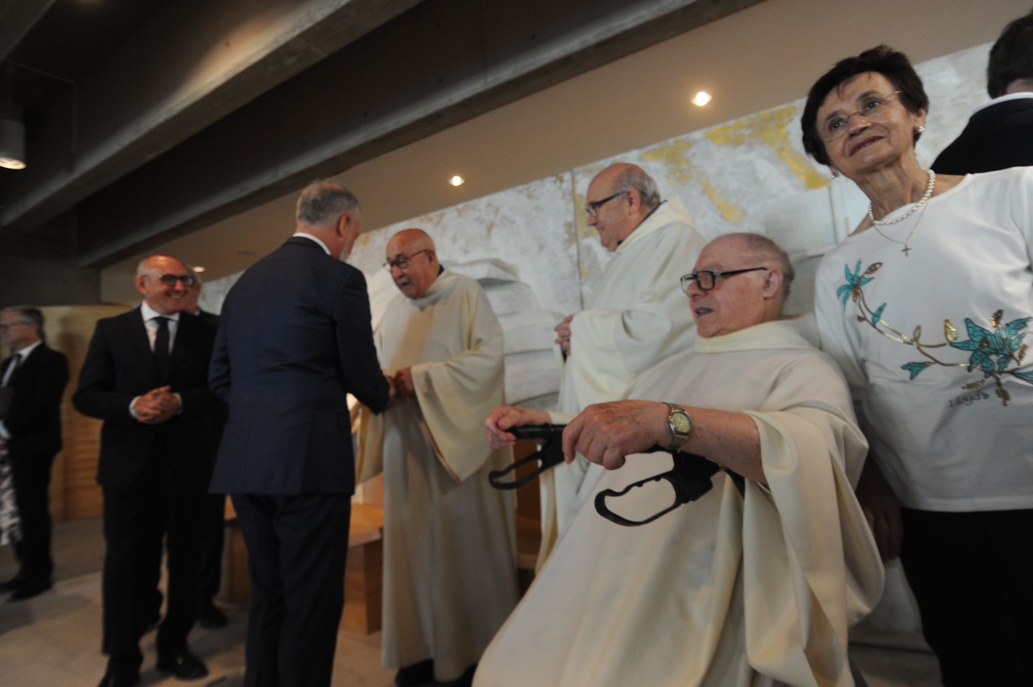 Fotos: Misa de despedida a los tres monjes benedictinos que residen en ...