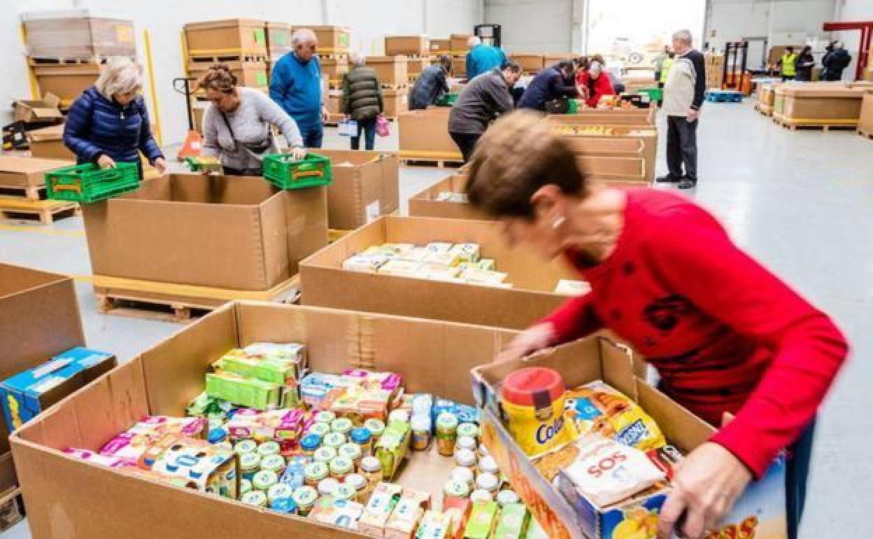 Campaña de recogida de alimentos en un momento crítico, con un 25% más ...