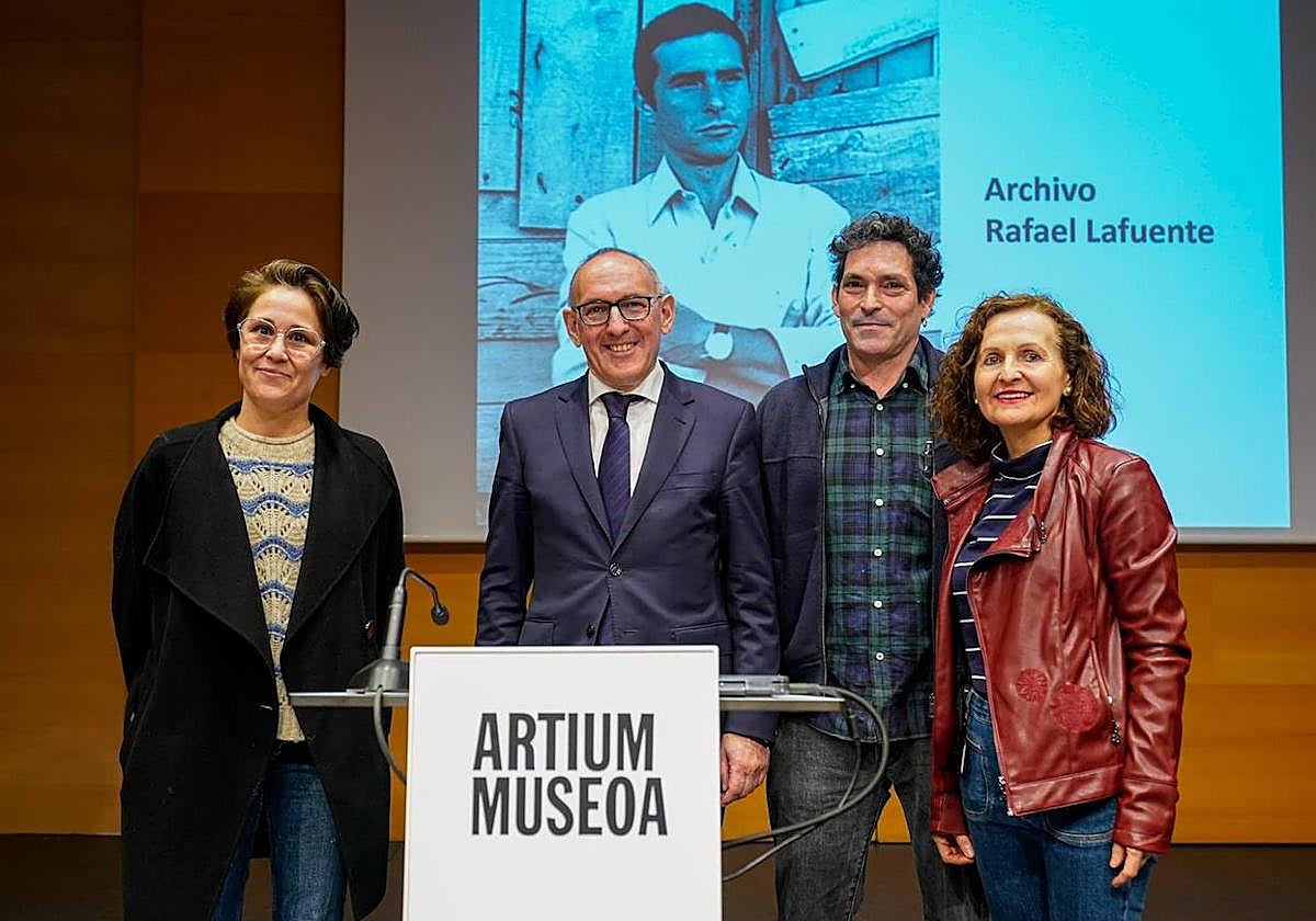 El Artium bucea en los archivos de Rafael Lafuente | El Correo