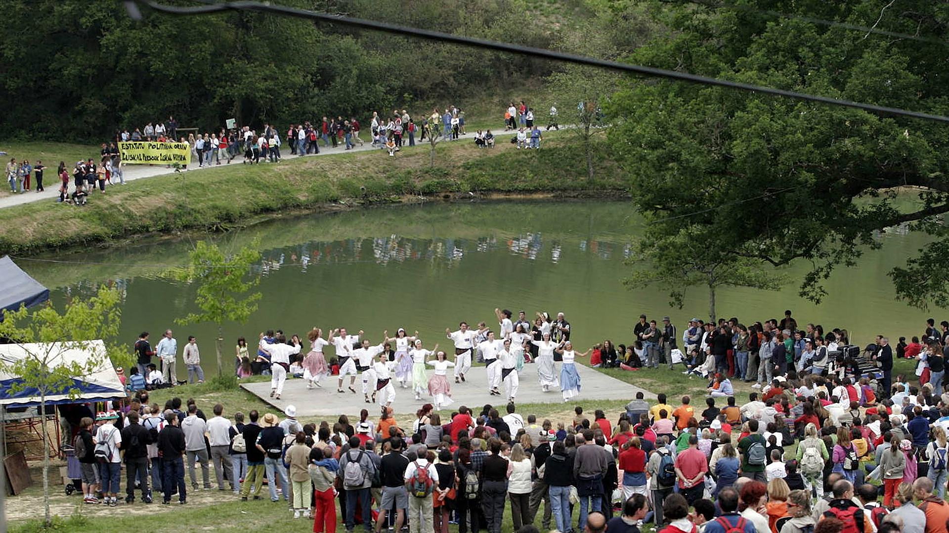 Badator 40. Herri Urrats!, «kalitatezko programazio berezi eta ...