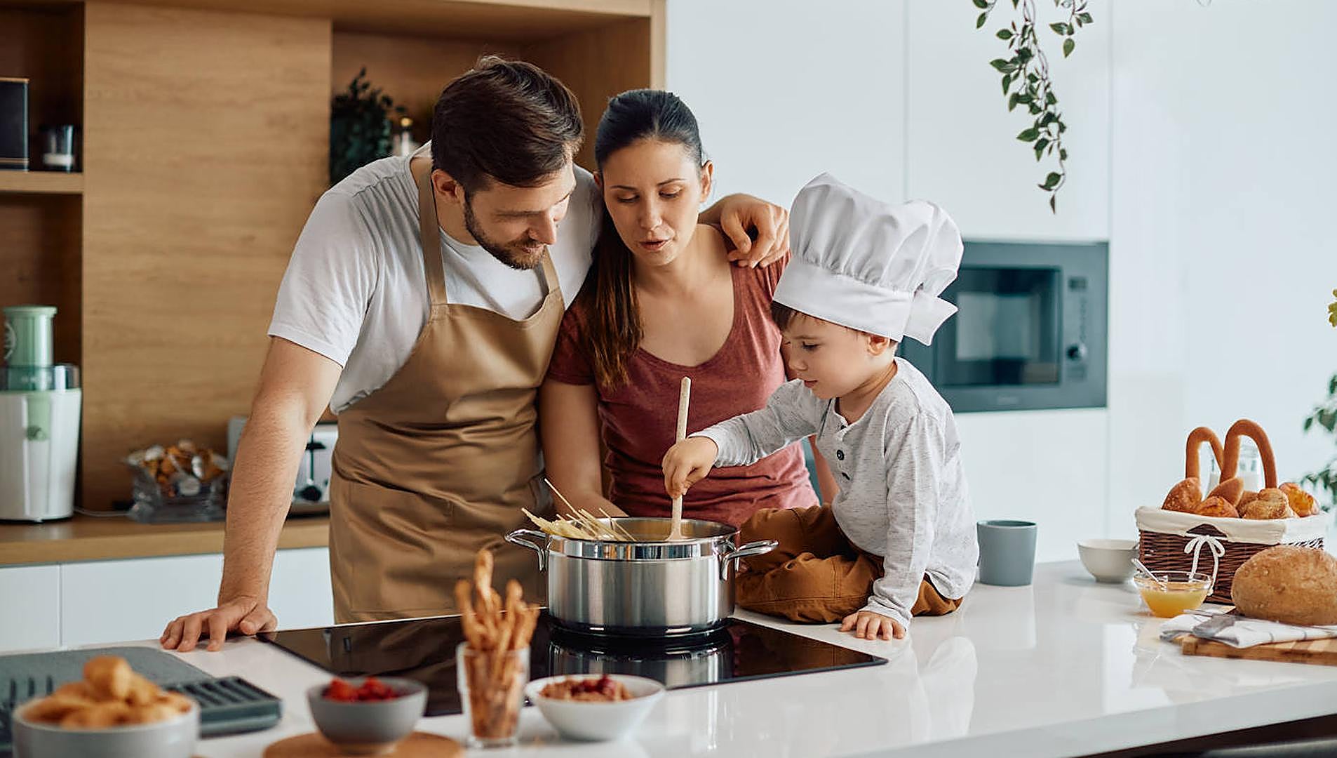 Cocine con amor. Cuesta menos que encargar comida basura | El Correo