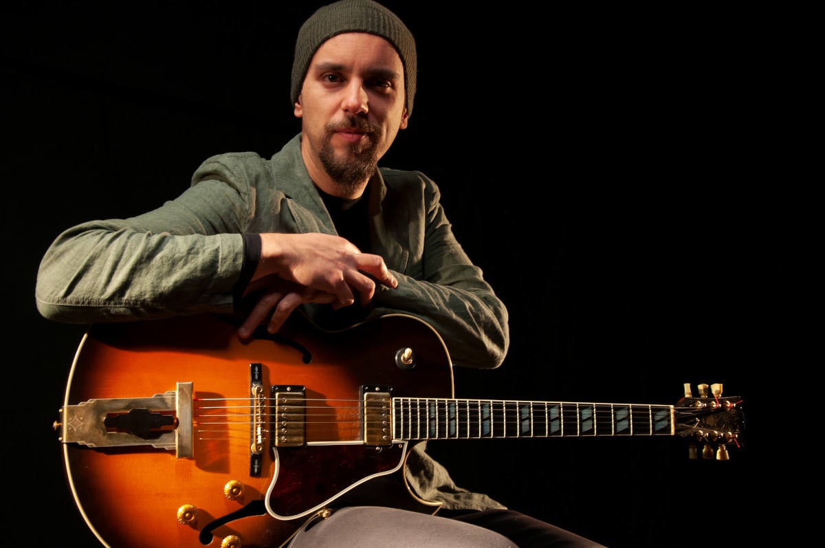 Víctor Antón, el guitarrista que tomó buenos apuntes de las clases ...