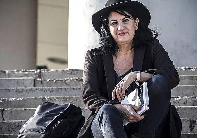 Aurora Luque: «La poesía no puede ser parte de una feria de la ...