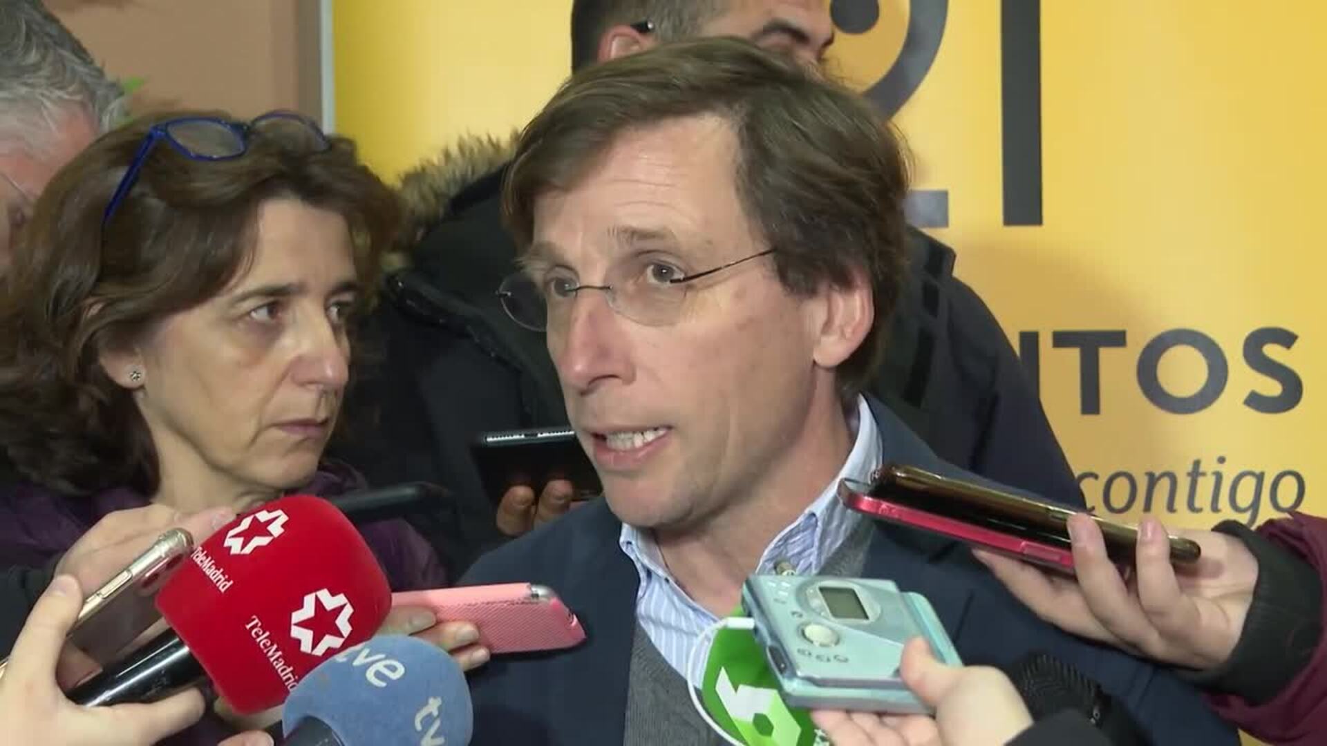 Almeida acusa a Subirats y Juan Lobato de "jalear la violencia y el acoso" contra Ayuso | El Correo