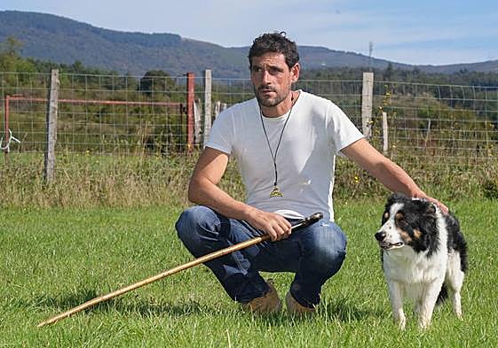 El segundo mejor perro del mundo pastorea ovejas en Zuia | El Correo