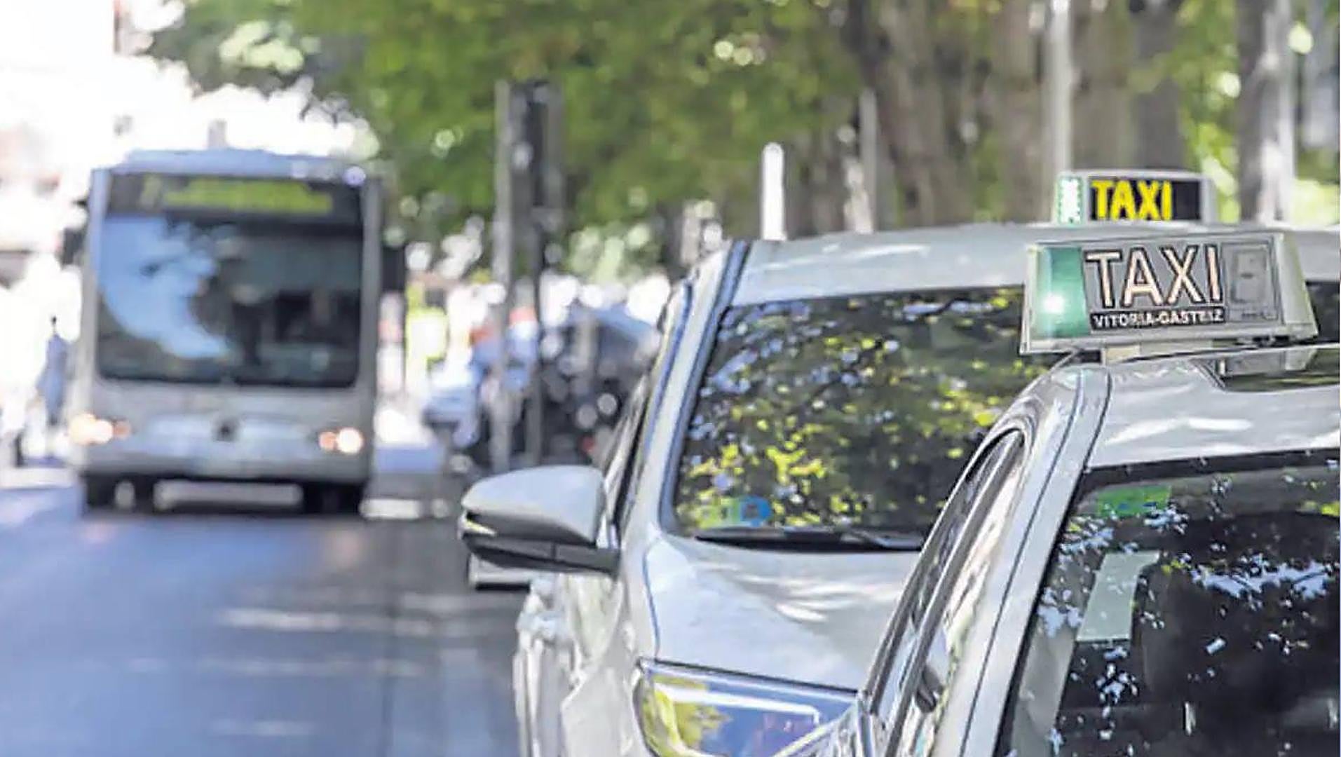 El plan de que los taxis de Vitoria utilicen el trazado del BEI halla ...