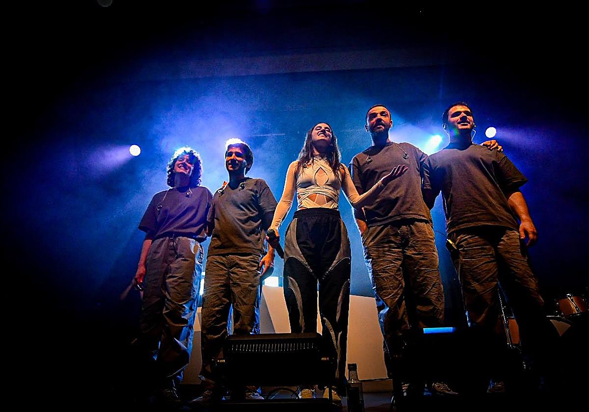 Izaro, con el 'show' al completo en Santander | El Correo