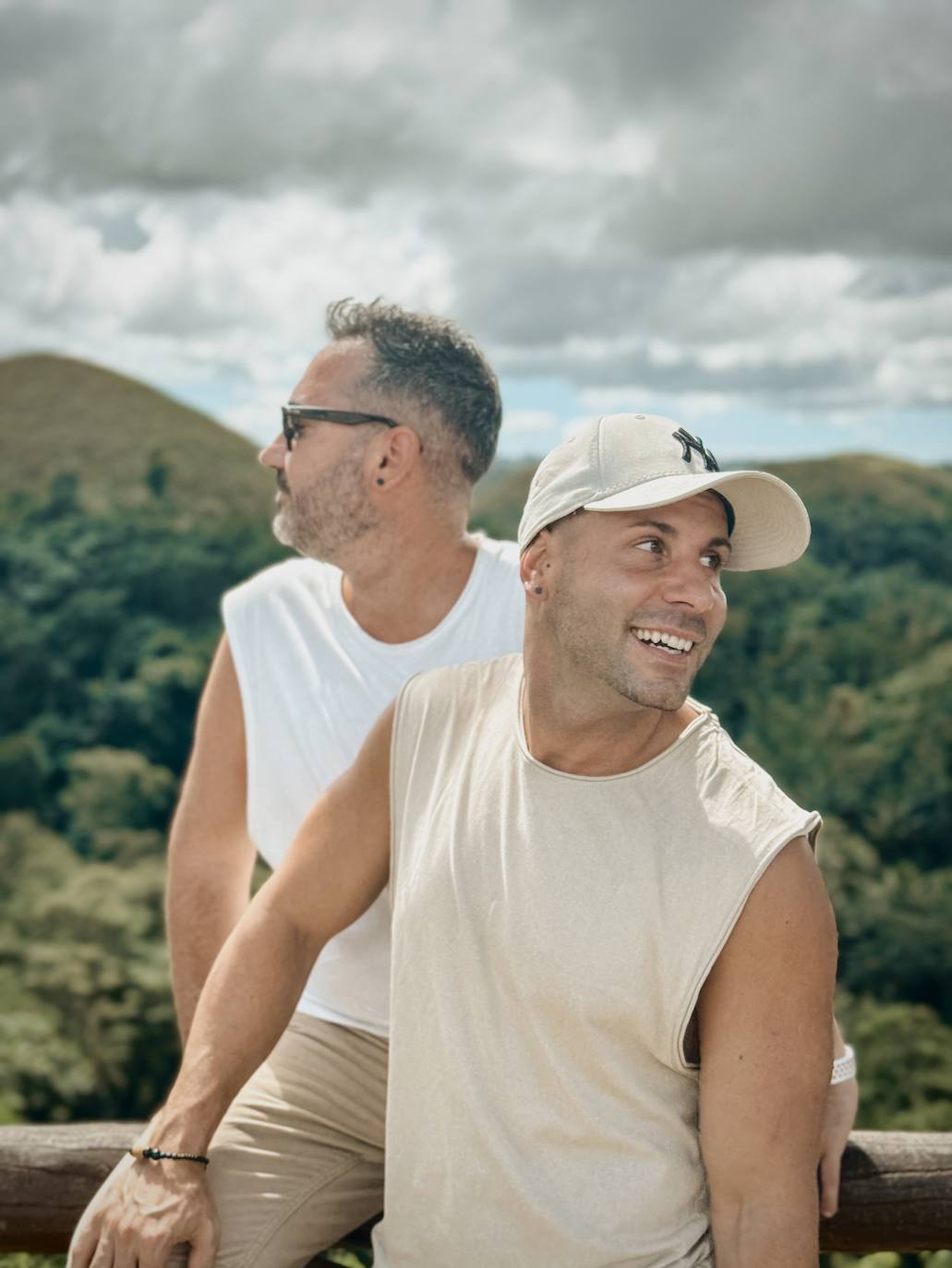 Andoni y Endika, la pareja bilbaína que se ha hecho conocida con sus ...
