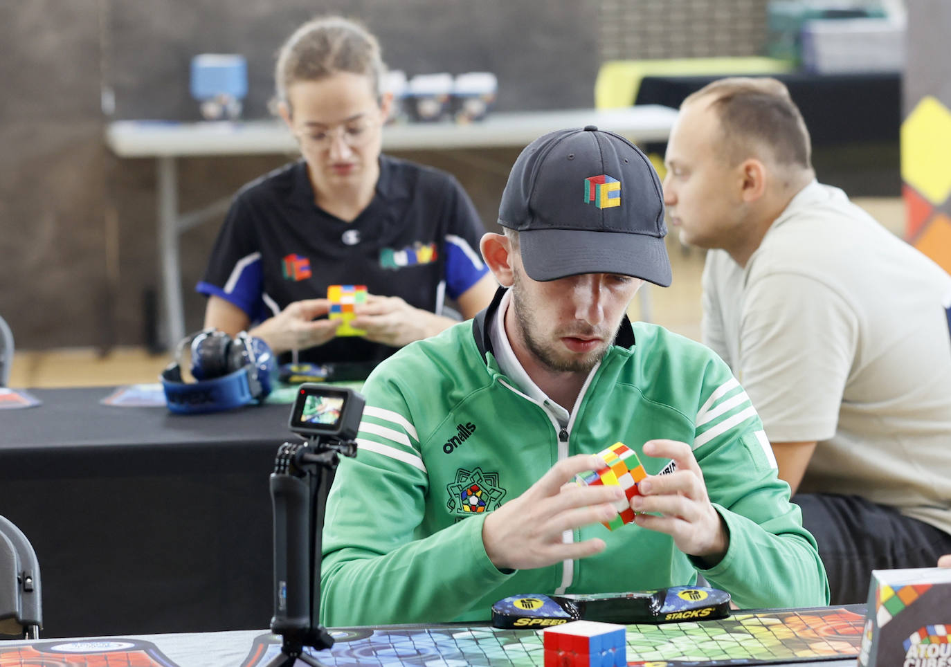 Los maestros del cubo de Rubik se citan en Portugalete | El Correo