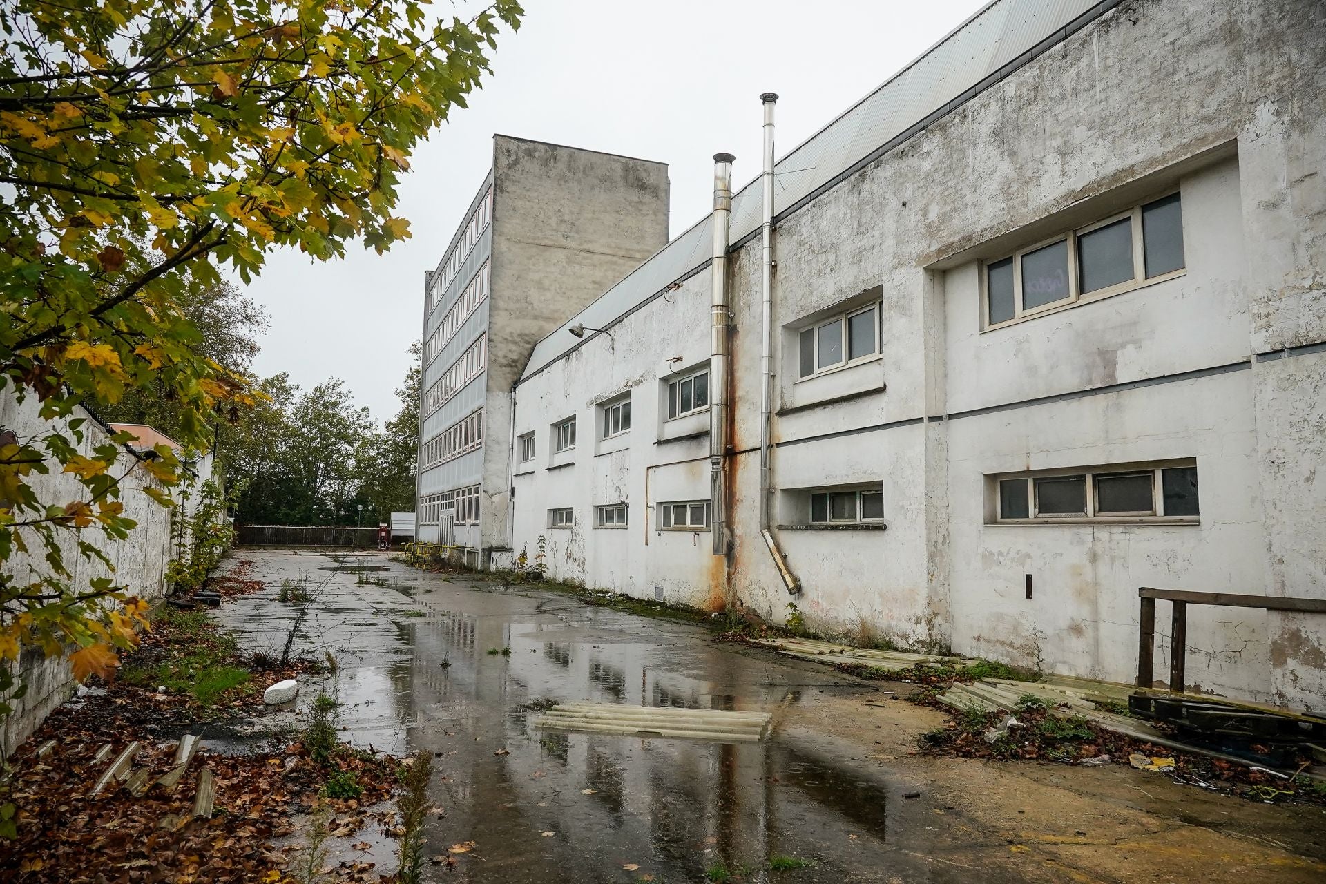 Las naves vacías de URSSA se deterioran y dejan un agujero de 48.000 ...