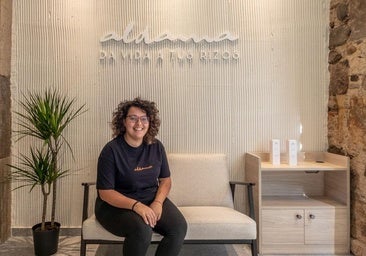 Bruna, la chica de rizos que ha abierto una peluquería especializada en ...