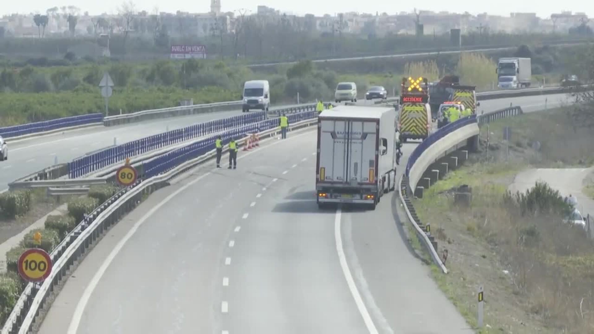 Restablecida la circulación en la AP-7, en Nules, tras un accidente ... Restablecida la circulación en la AP-7, en Nules, tras un accidente ...