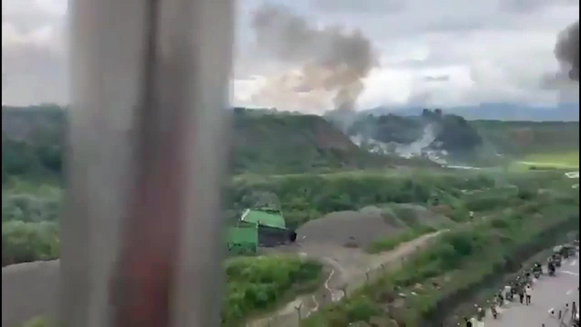 Mueren 18 Personas Tras Estrellarse Un Avión Durante Su Despegue En El