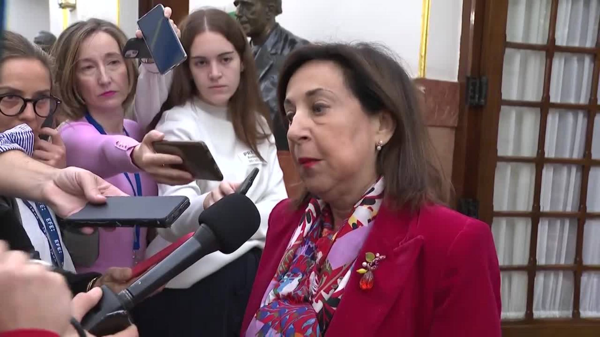 Robles garantiza que Defensa ayudará en la DANA "con lo que haga falta ...