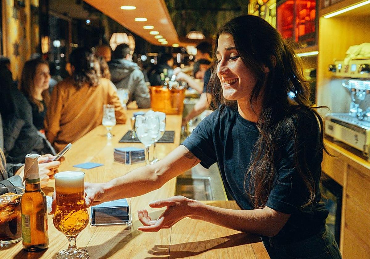 Los reyes del 'tardeo' en Bilbao llevan el buen ambiente a su nuevo bar ...