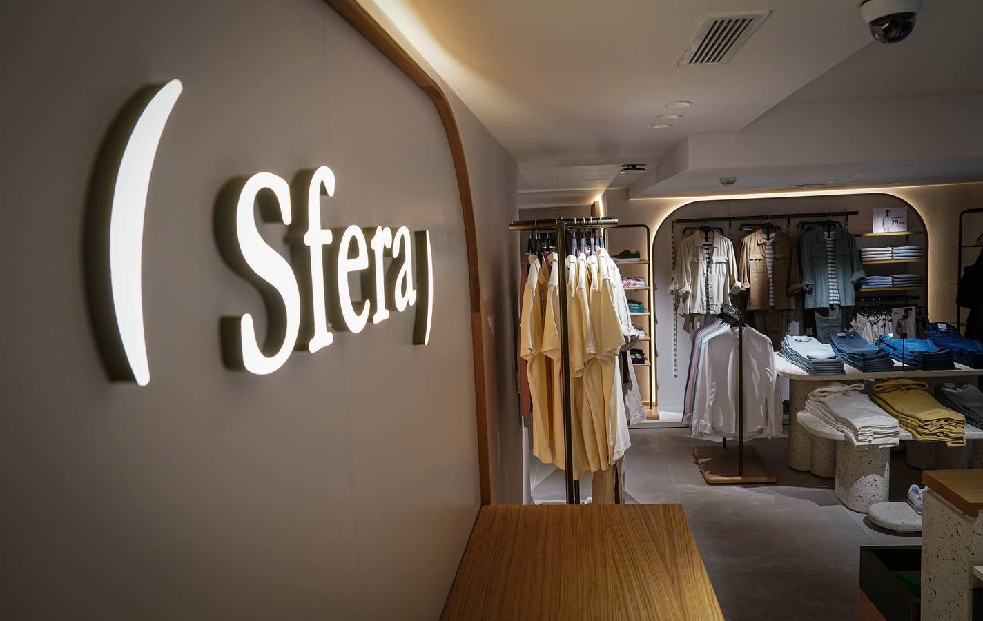 Sfera reabre su tienda en la Plaza Moyúa de Bilbao | El Correo