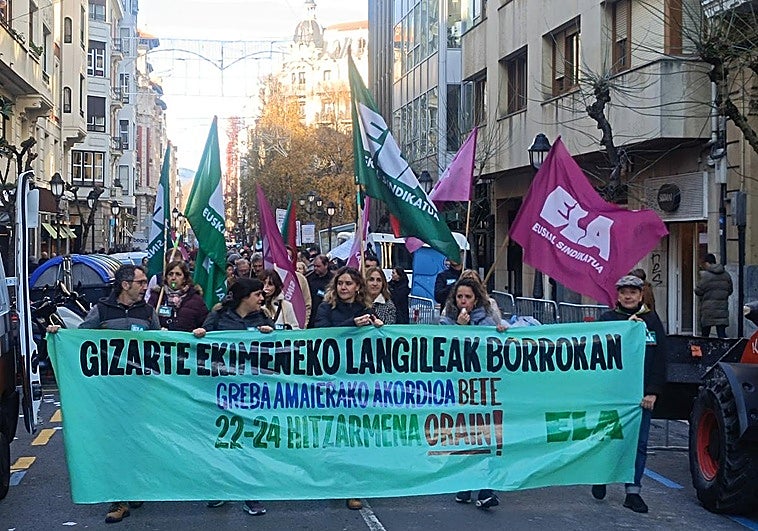 Huelga en la escuela concertada: los sindicatos denuncian la «mala fe ...