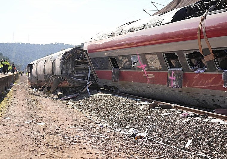 La conversación íntegra entre el maquinista del tren Iryo y Adif tras ...