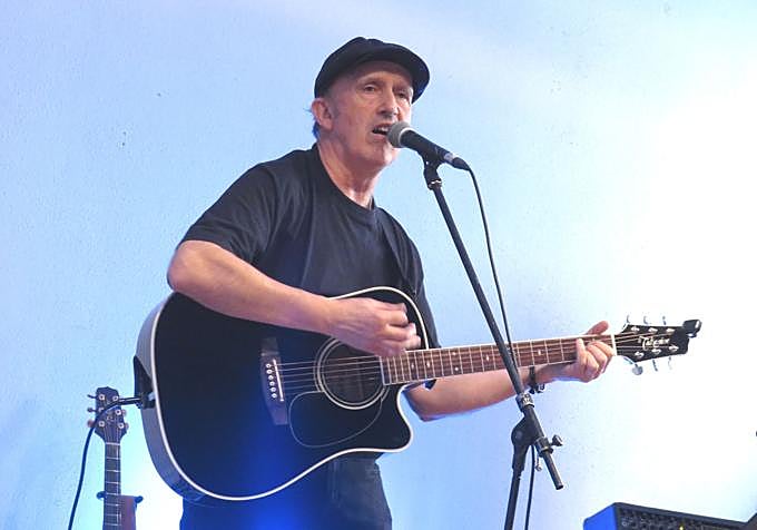 Mikel Telleria rememorando a Lou Reed en el Instituto Bertendona | El ...