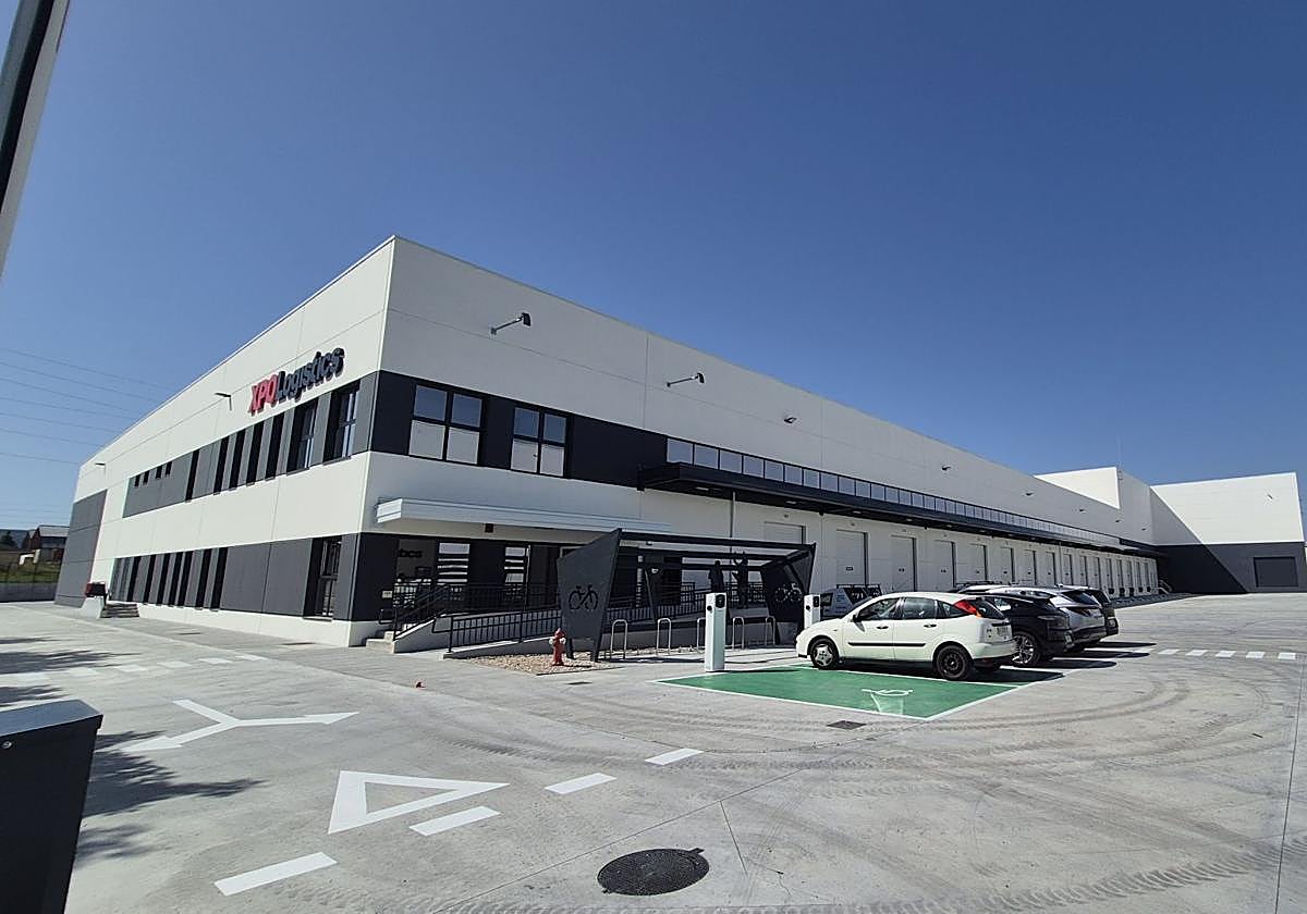 PK Blue entrega a XPO Logistics su nueva nave en Júndiz | El Correo