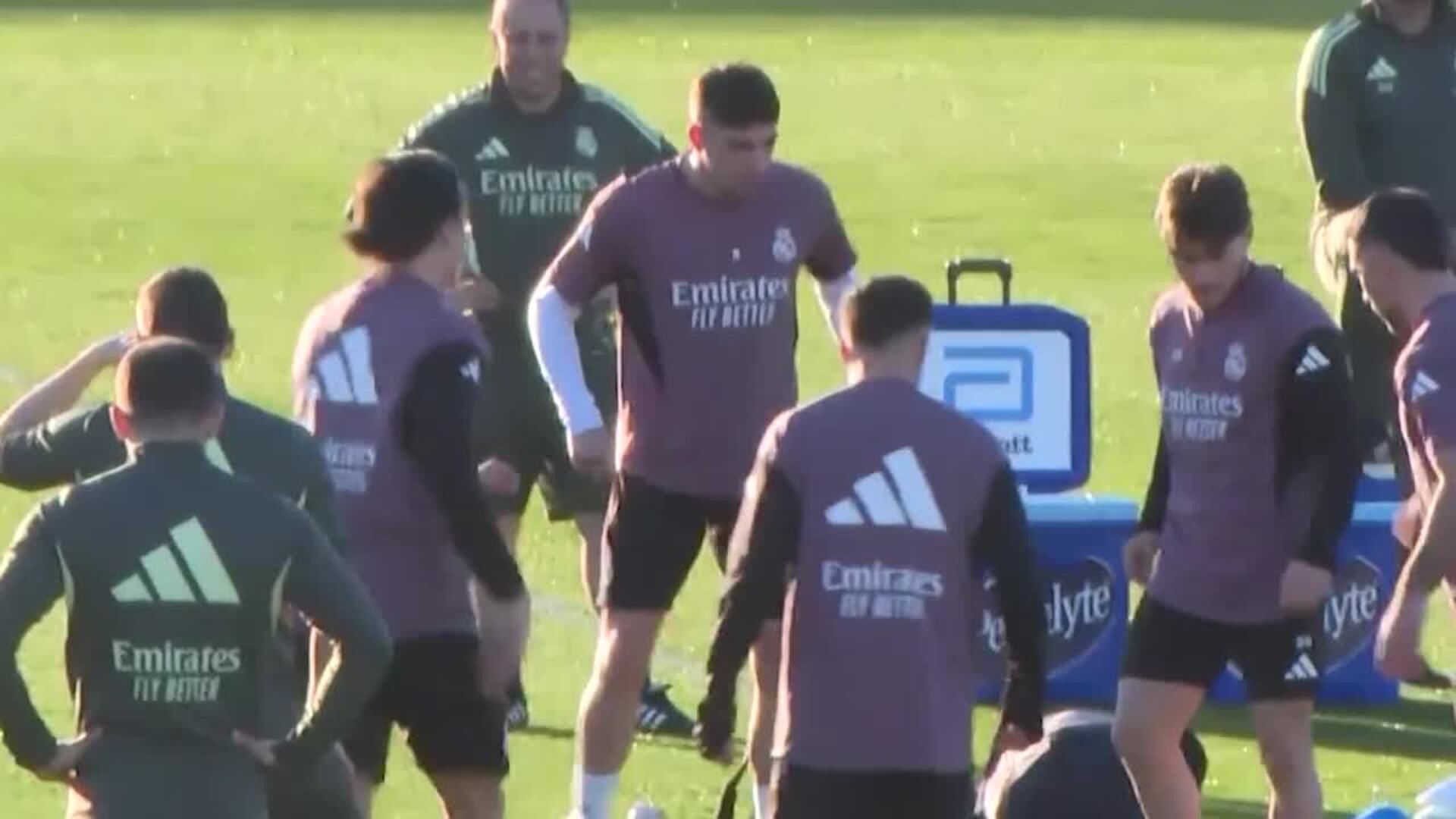 El Real Madrid expedienta a Valverde y Tchouaméni por su pelea | El Correo