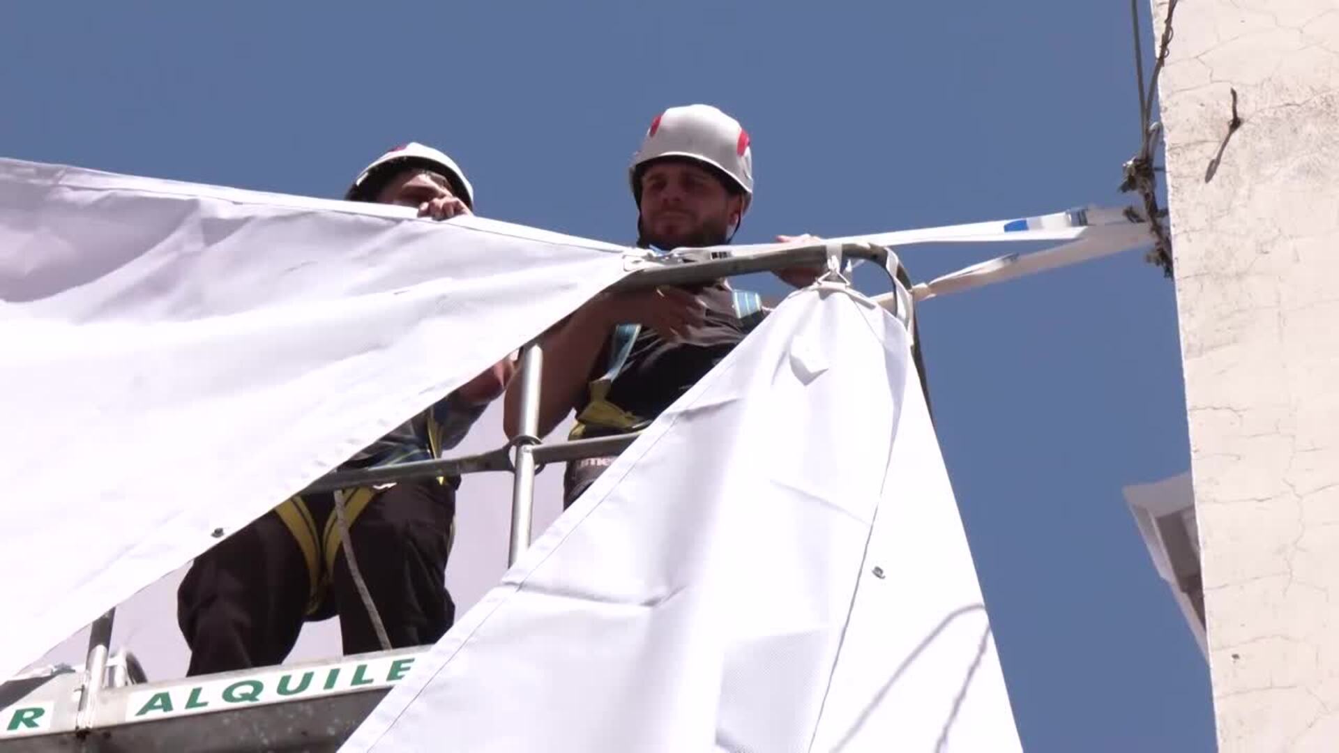 Arranca la instalación de los toldos que darán sombra hasta el otoño en ...