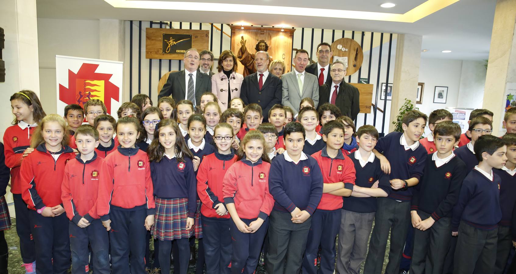 Inauguración de la exposición 'Antología de un sueño' en el Instituto ...