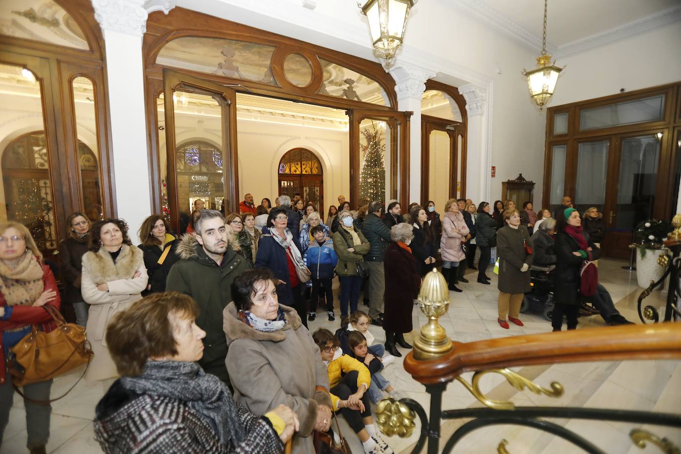 Fotos: John Fellingham y la Tuna de Derecho regalan música en Palencia ...